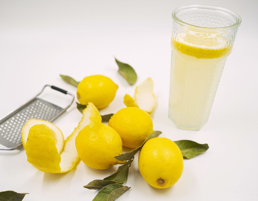 Zumo de limón: beneficios y propiedades para nuestra salud - Bollo ...